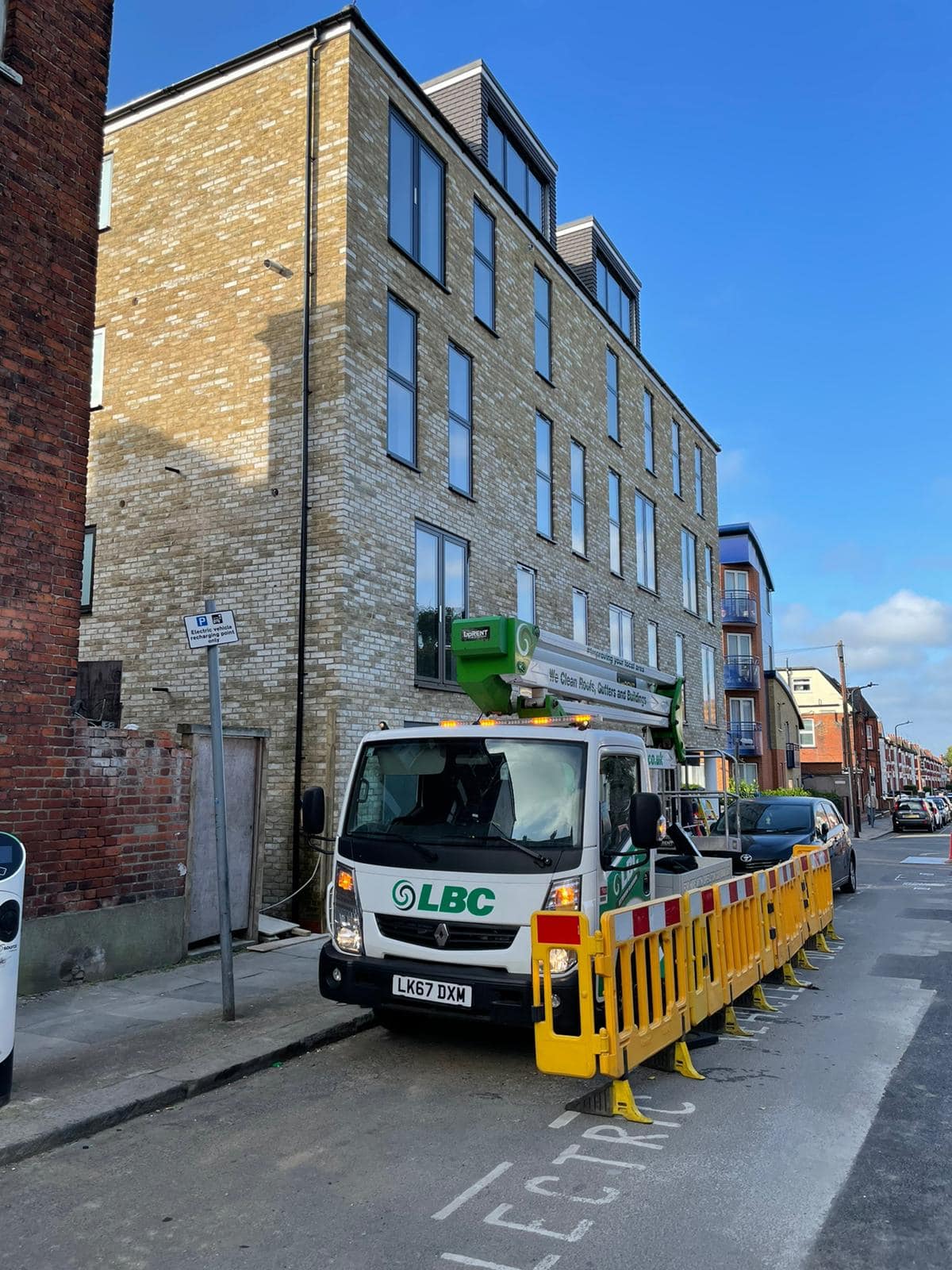 10 Common Uses For A Cherry Picker
